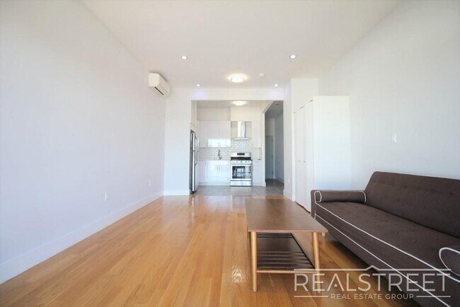 LUXURY LOFT in Queens! Unit 302 - Queens, NY | ForRent.com